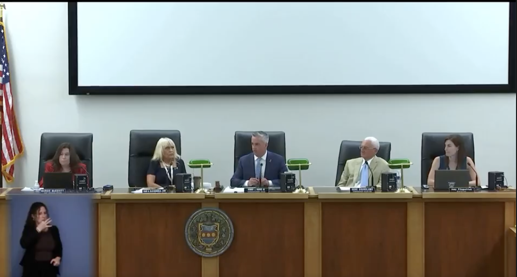 Corrupt Bob Harvie Downplays Antisemitism at Town Hall - NRCC